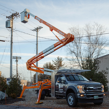 Insulated spider lift - Pro Contractor Rentals