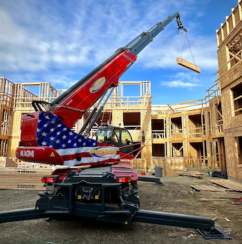 Remote-controlled rotating telehandler - Pro Contractor Rentals